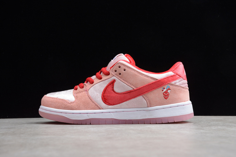 SB DUNK LOW STRANGELOVE - 3 REIS