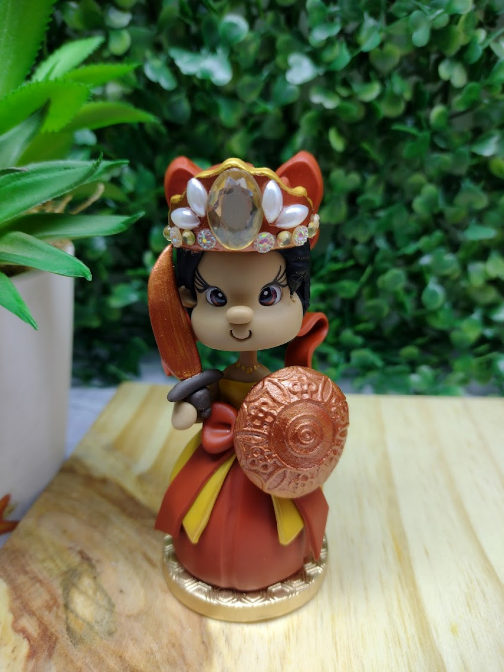 Orixá de Obá modelado a mão em Biscuit - Lojinha Arte em Biscuit