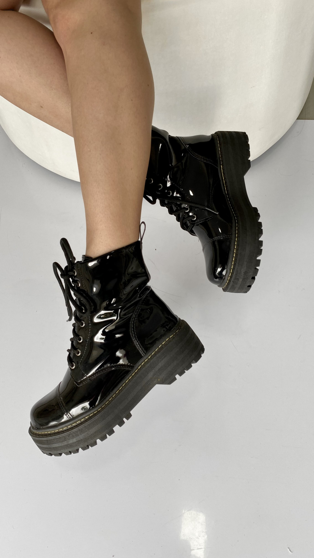 COTURNO VERNIZ CANO BAIXO SALTO TRATORADO - Breezeshoes