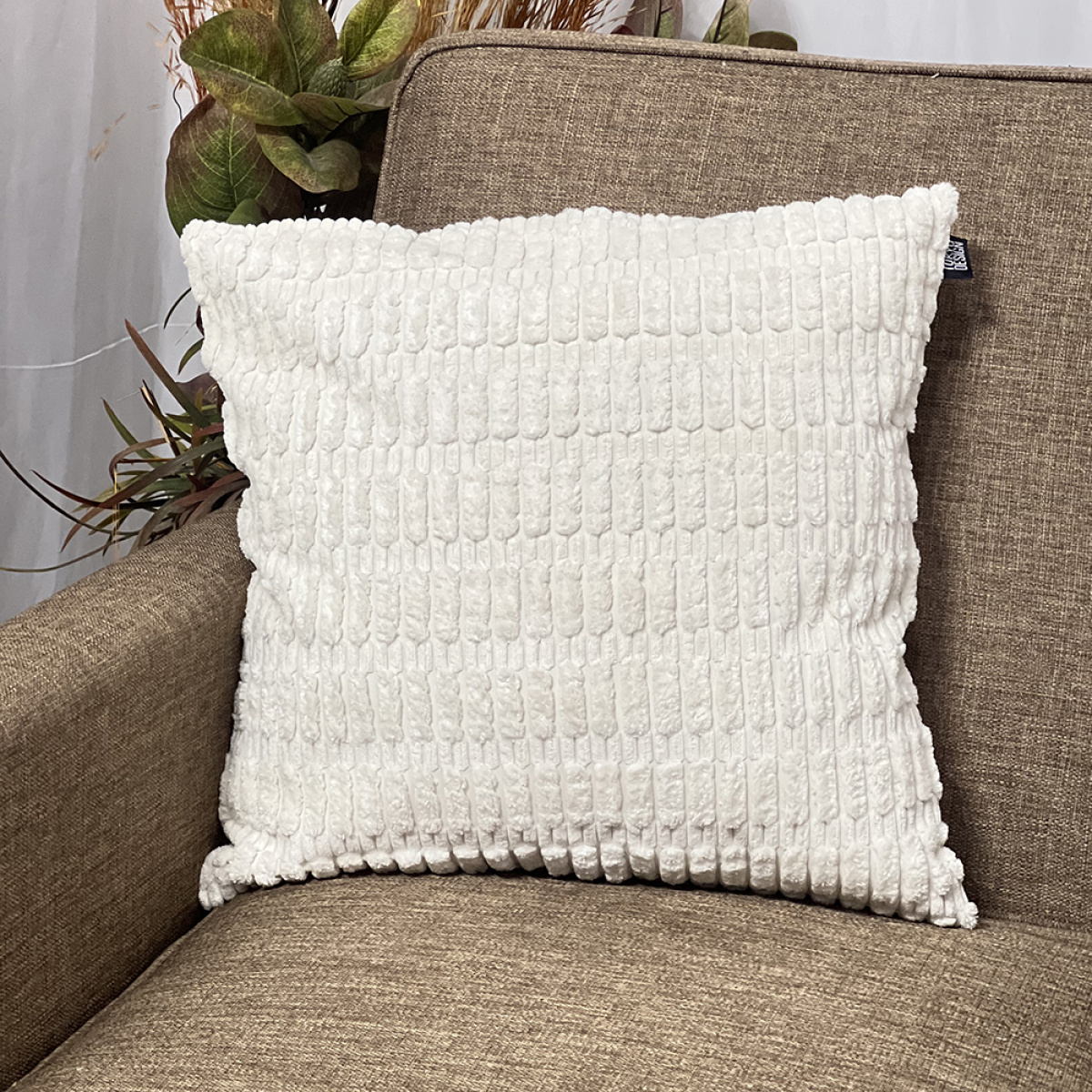 Capa de Almofada de Pelúcia Soft Alto Relevo Off-White - Crochê Vitória