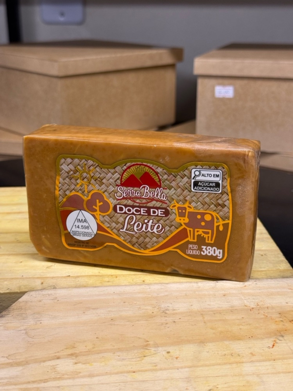Doce de Leite em Barra Serra Bella 380g - DECANTOSUACUI
