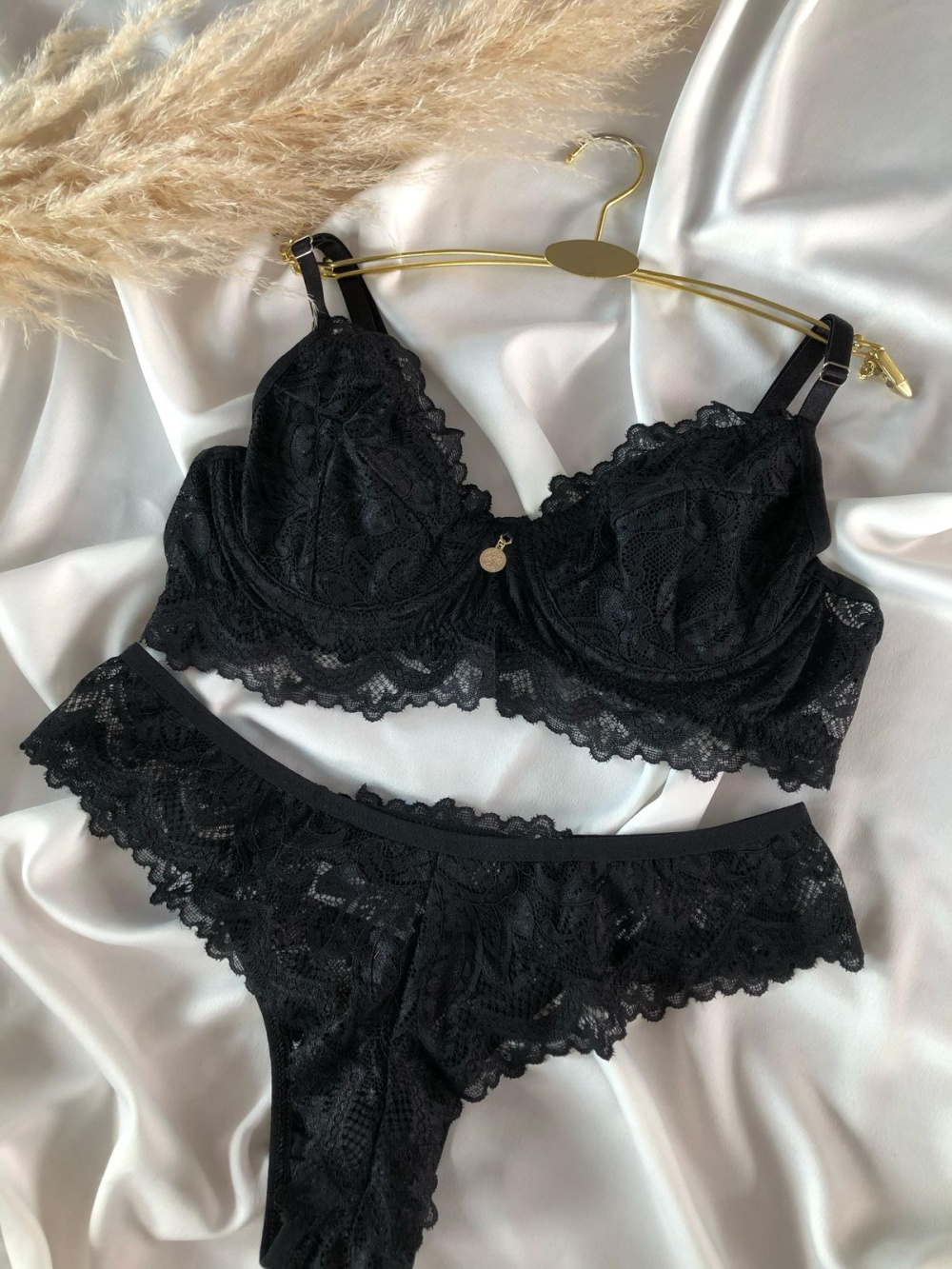Conjunto Moana 100% Renda | Preto - Delicada e Sensual