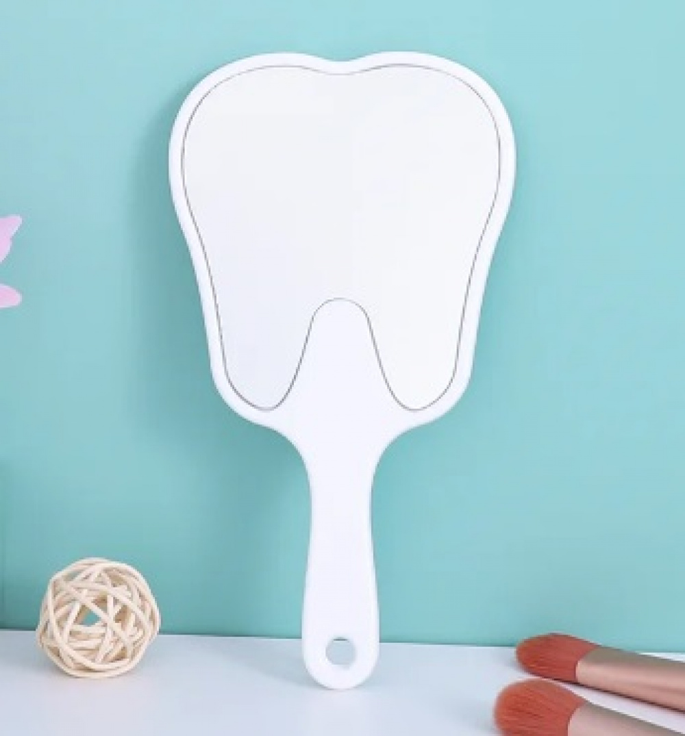 Espelho de mão paciente em forma de dente em plastico dental legal ...