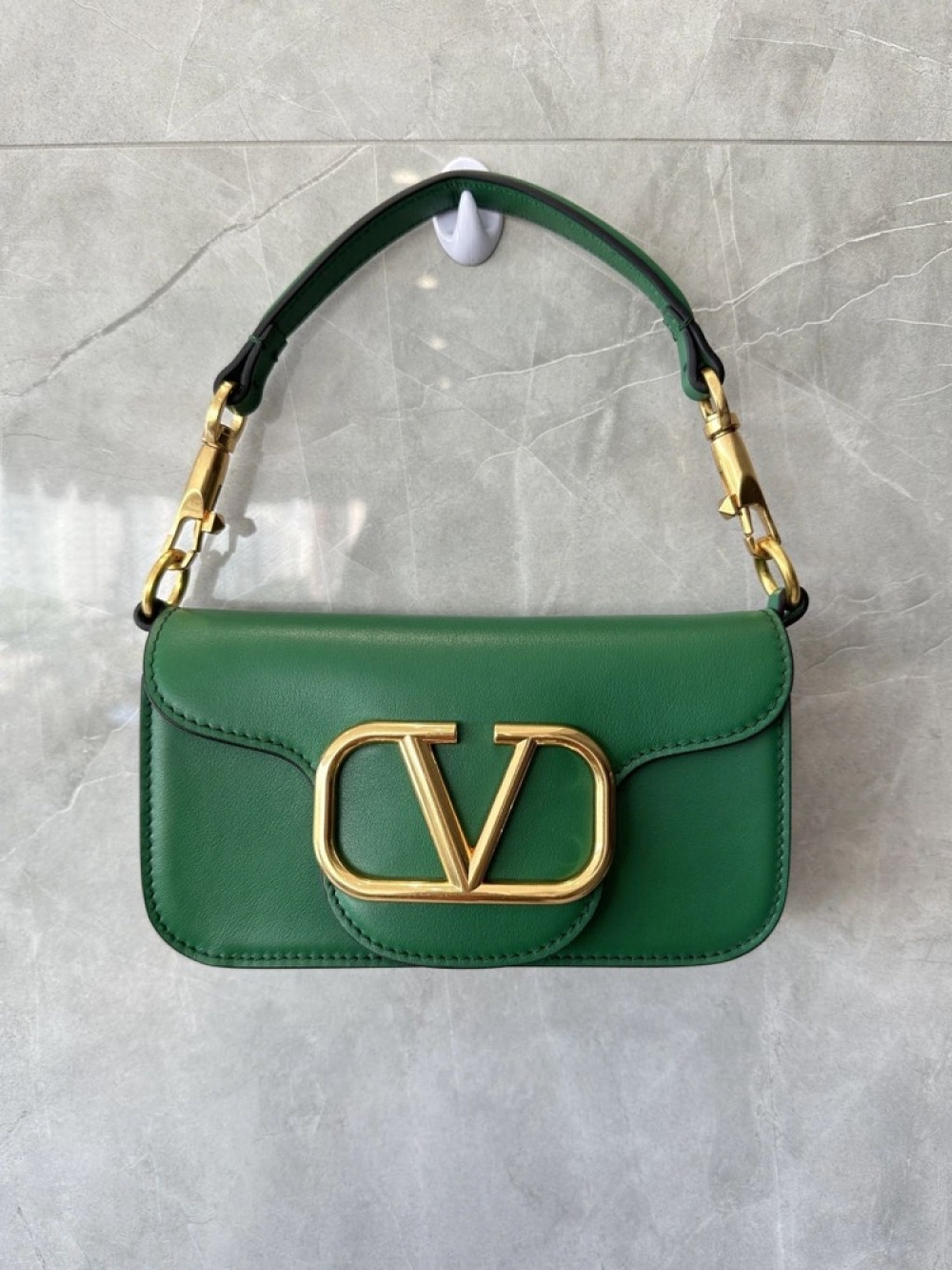 Bolsa VLTN Locò Verde Pequena Italiana - LUXURIA BAGS