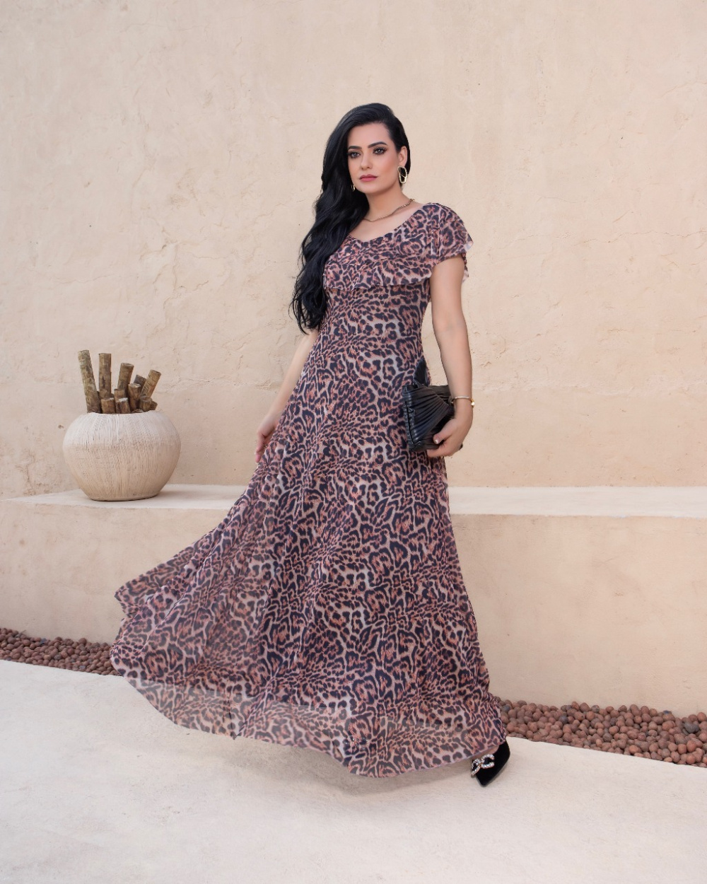 Vestido evasê longo confeccionado em tule animal print e babado ...