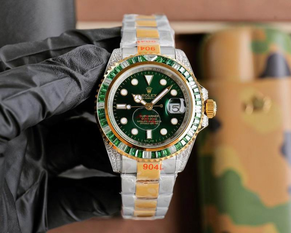 Relógio Rolex Submariner Prata/Dourado Fundo Verde - Glass Boutique