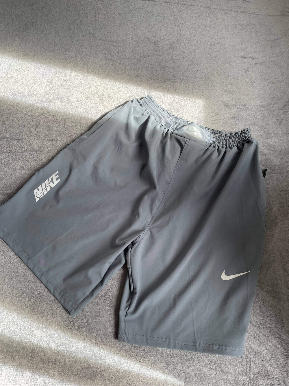 SHORT ELASTANO NIKE CINZA - Inoble