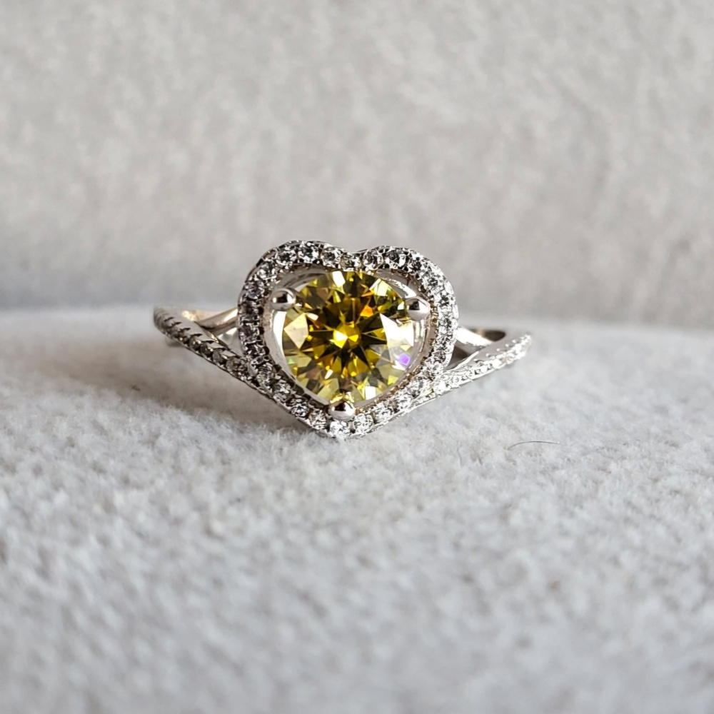 Anel Moissanite Heart Fancy 1 CT - JOYLA