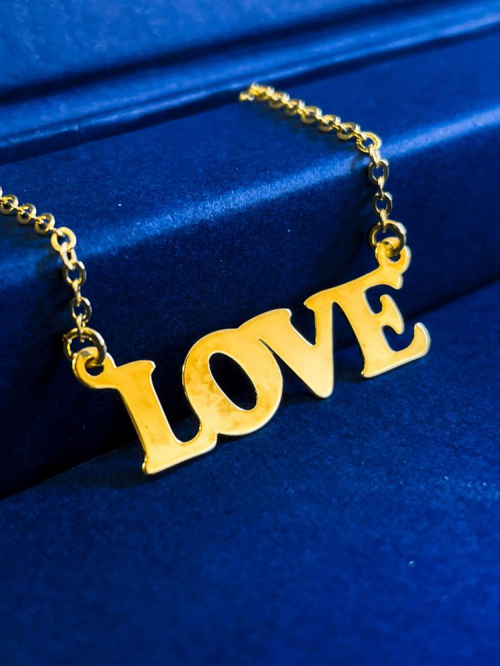 COLAR LOVE FOLHADO EM OURO 18K - Lá Brilho Joias