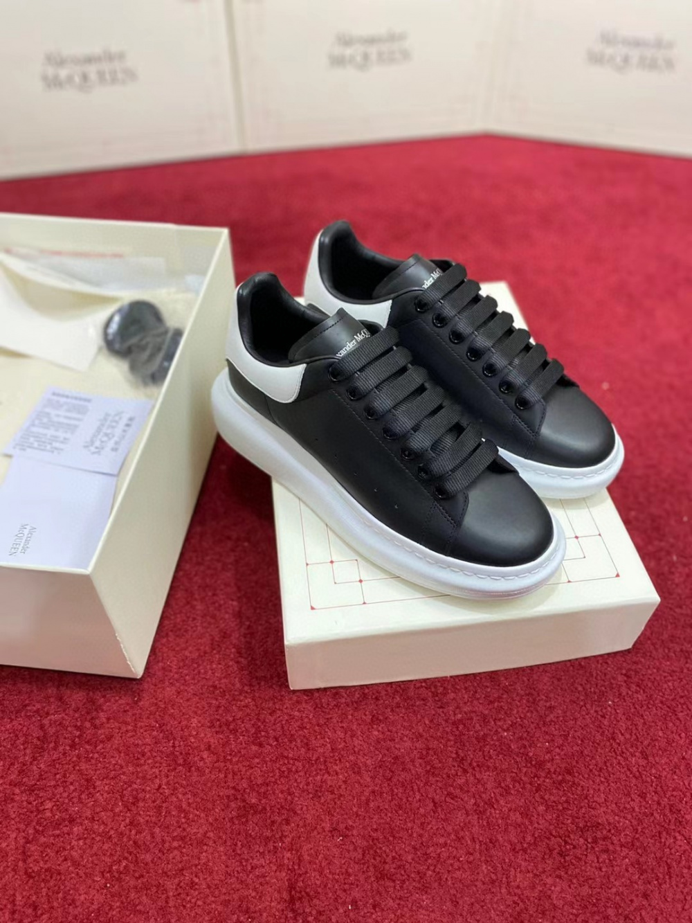 Tênis Alexander Mcqueen P&B - Matoso Store