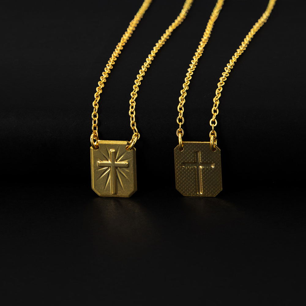 Escapulário Cruz Divina Banhado em Ouro 18K - Mansão Joias